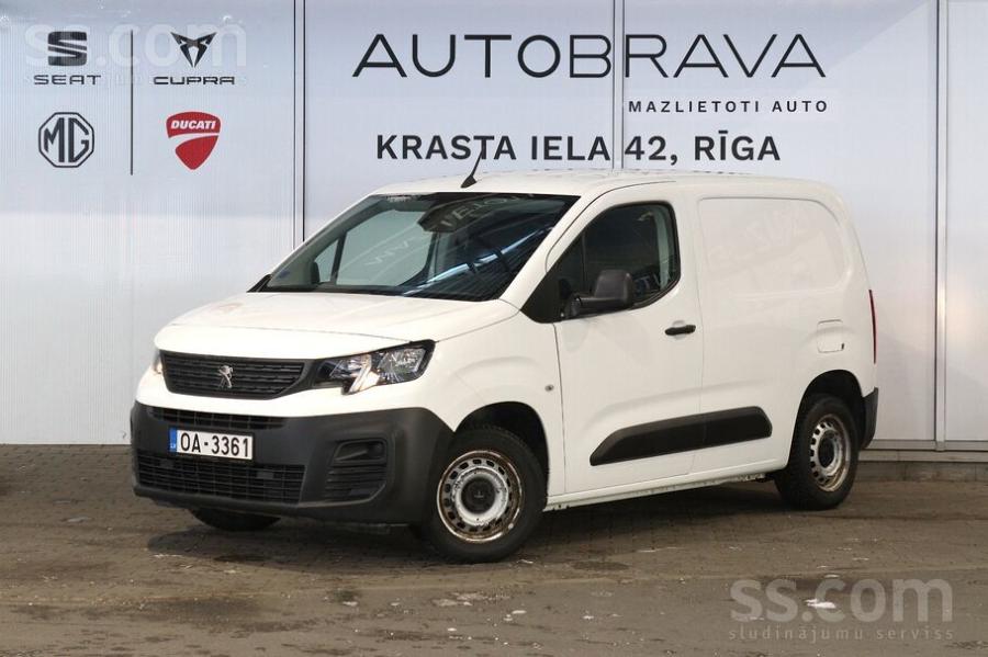 White Peugeot Partner 2019 in Riga, with an engine capacity of 1.60 L and mileage of 69 thousand km for 8800 €, photo 1 on AUTOMOTO.COM.LV