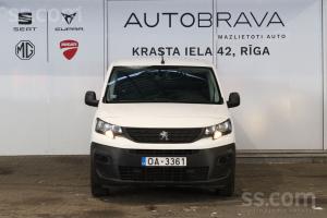 White Peugeot Partner 2019 in Riga, with an engine capacity of 1.60 L and mileage of 69 thousand km for 8800 €, photo 2 on AUTOMOTO.COM.LV