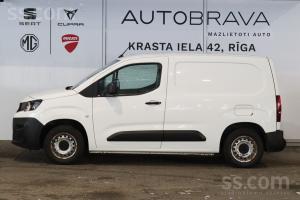 White Peugeot Partner 2019 in Riga, with an engine capacity of 1.60 L and mileage of 69 thousand km for 8800 €, photo 4 on AUTOMOTO.COM.LV