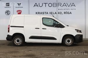 White Peugeot Partner 2019 in Riga, with an engine capacity of 1.60 L and mileage of 69 thousand km for 8800 €, photo 5 on AUTOMOTO.COM.LV