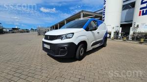 White Peugeot Partner 2019 in Riga, with an engine capacity of 1.60 L and mileage of 307 thousand km for 4850 €, photo  on AUTOMOTO.COM.LV