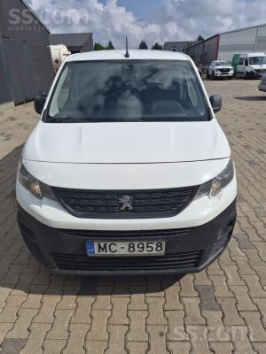 Balts Peugeot Partner 2019 Rīga, ar dzinēja tilpumu 1.60 L un nobraukumu 290 tūkst. km par 5600 €, foto 3 vietnē AUTOMOTO.COM.LV