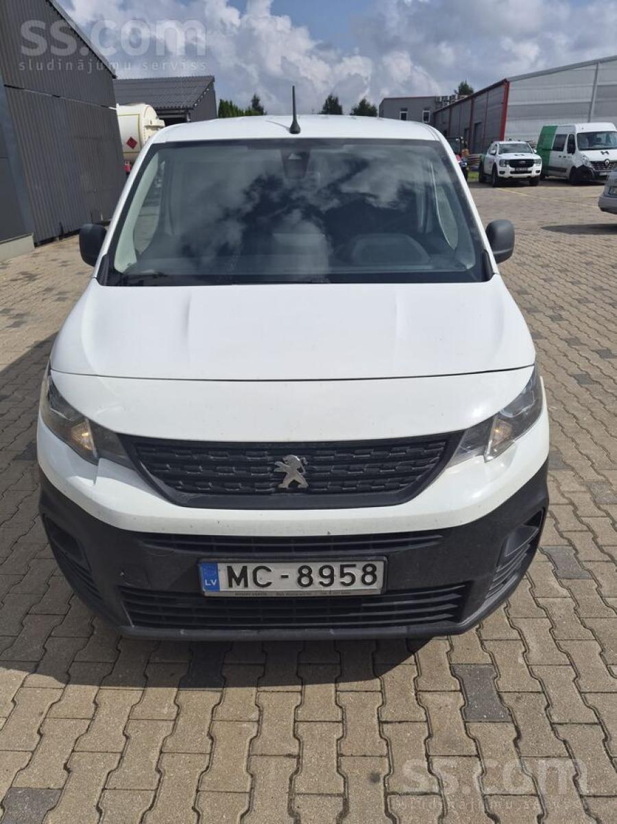 Balts Peugeot Partner 2019 Rīga, ar dzinēja tilpumu 1.60 L un nobraukumu 290 tūkst. km par 5600 €, foto 3 vietnē AUTOMOTO.COM.LV