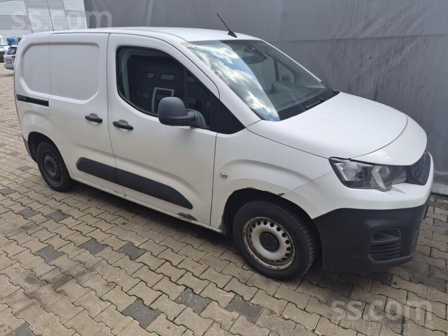 Balts Peugeot Partner 2019 Rīga, ar dzinēja tilpumu 1.60 L un nobraukumu 290 tūkst. km par 5600 €, foto 4 vietnē AUTOMOTO.COM.LV