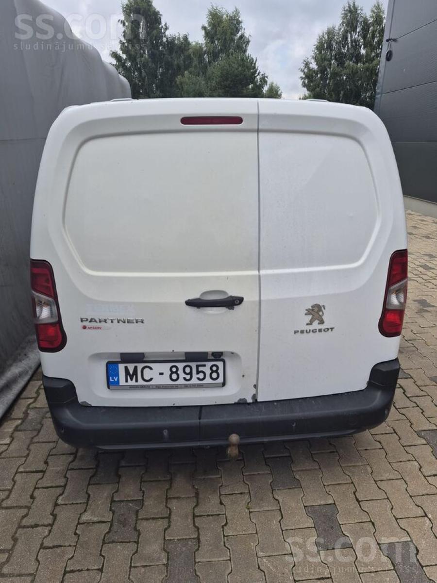 Balts Peugeot Partner 2019 Rīga, ar dzinēja tilpumu 1.60 L un nobraukumu 290 tūkst. km par 5600 €, foto 5 vietnē AUTOMOTO.COM.LV