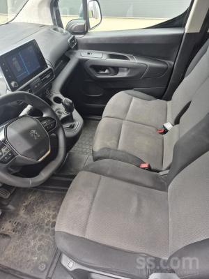 Balts Peugeot Partner 2019 Rīga, ar dzinēja tilpumu 1.60 L un nobraukumu 290 tūkst. km par 5600 €, foto 12 vietnē AUTOMOTO.COM.LV