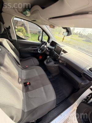 Balts Peugeot Partner 2019 Rīga, ar dzinēja tilpumu 1.60 L un nobraukumu 190 tūkst. km par 6200 €, foto 5 vietnē AUTOMOTO.COM.LV