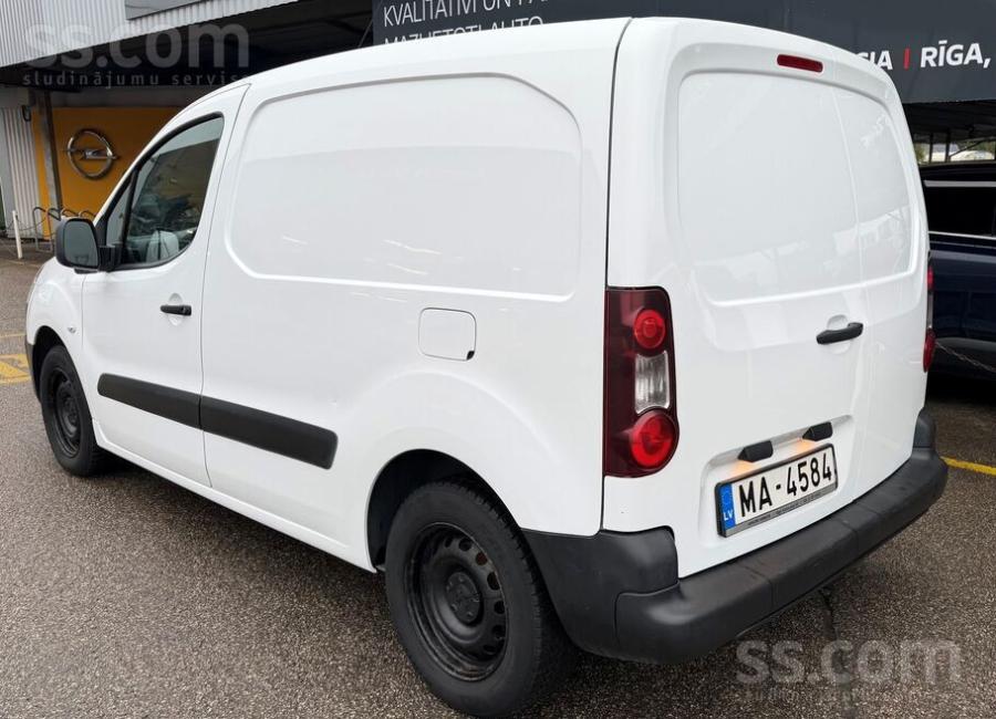 Balts Peugeot Partner 2019 Rīga, ar dzinēja tilpumu 1.60 L un nobraukumu 197 tūkst. km par 8500 €, foto 4 vietnē AUTOMOTO.COM.LV