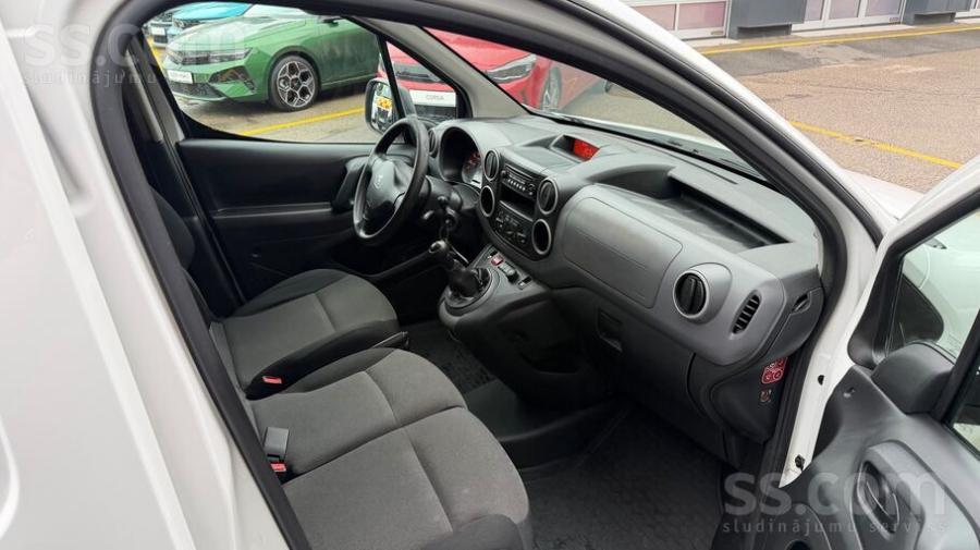 Balts Peugeot Partner 2019 Rīga, ar dzinēja tilpumu 1.60 L un nobraukumu 197 tūkst. km par 8500 €, foto 8 vietnē AUTOMOTO.COM.LV