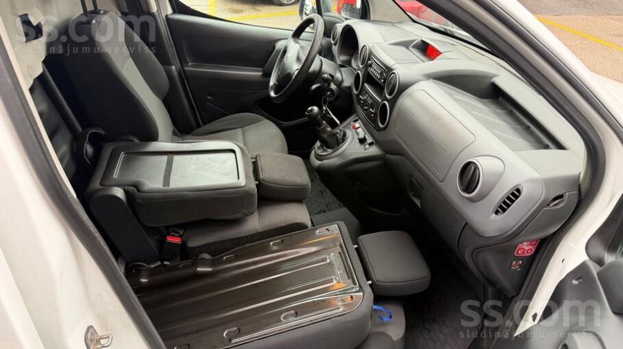 Balts Peugeot Partner 2019 Rīga, ar dzinēja tilpumu 1.60 L un nobraukumu 197 tūkst. km par 8500 €, foto 9 vietnē AUTOMOTO.COM.LV