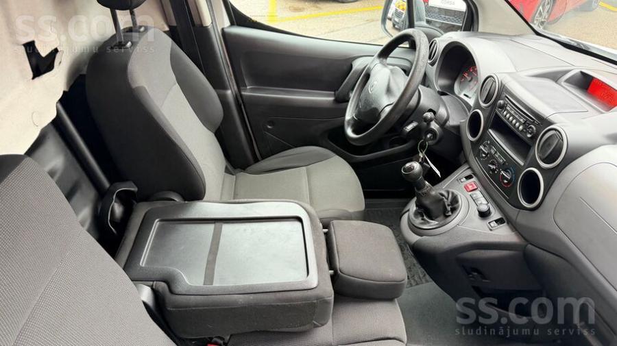 Balts Peugeot Partner 2019 Rīga, ar dzinēja tilpumu 1.60 L un nobraukumu 197 tūkst. km par 8500 €, foto 10 vietnē AUTOMOTO.COM.LV