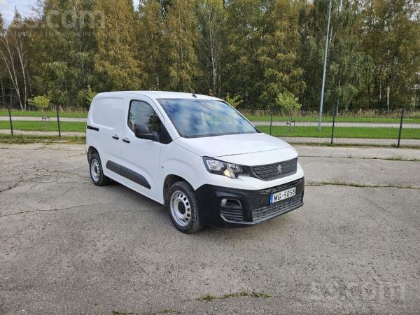Peugeot Partner 2019 Rīga vietnē Balts Peugeot Partner 2019 Rīga, ar dzinēja tilpumu 1.60 L un nobraukumu 228 tūkst. km par 6000 €, foto 1 vietnē AUTOMOTO.COM.LV
