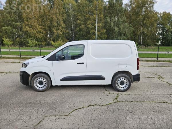 Peugeot Partner 2019 Rīga vietnē Balts Peugeot Partner 2019 Rīga, ar dzinēja tilpumu 1.60 L un nobraukumu 228 tūkst. km par 6000 €, foto 4 vietnē AUTOMOTO.COM.LV