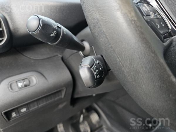 Peugeot Partner 2019 Rīga vietnē Balts Peugeot Partner 2019 Rīga, ar dzinēja tilpumu 1.60 L un nobraukumu 228 tūkst. km par 6000 €, foto 11 vietnē AUTOMOTO.COM.LV