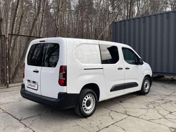 White Peugeot Partner 2020 in Vilnius, with an engine capacity of 1.50 L and mileage of 196 thousand km for 6900 €, photo 4 on AUTOMOTO.COM.LV