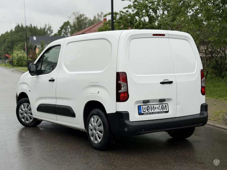 White Peugeot Partner 2020 in Vilnius, with an engine capacity of 1.50 L and mileage of 238 thousand km for 6150 €, photo 3 on AUTOMOTO.COM.LV