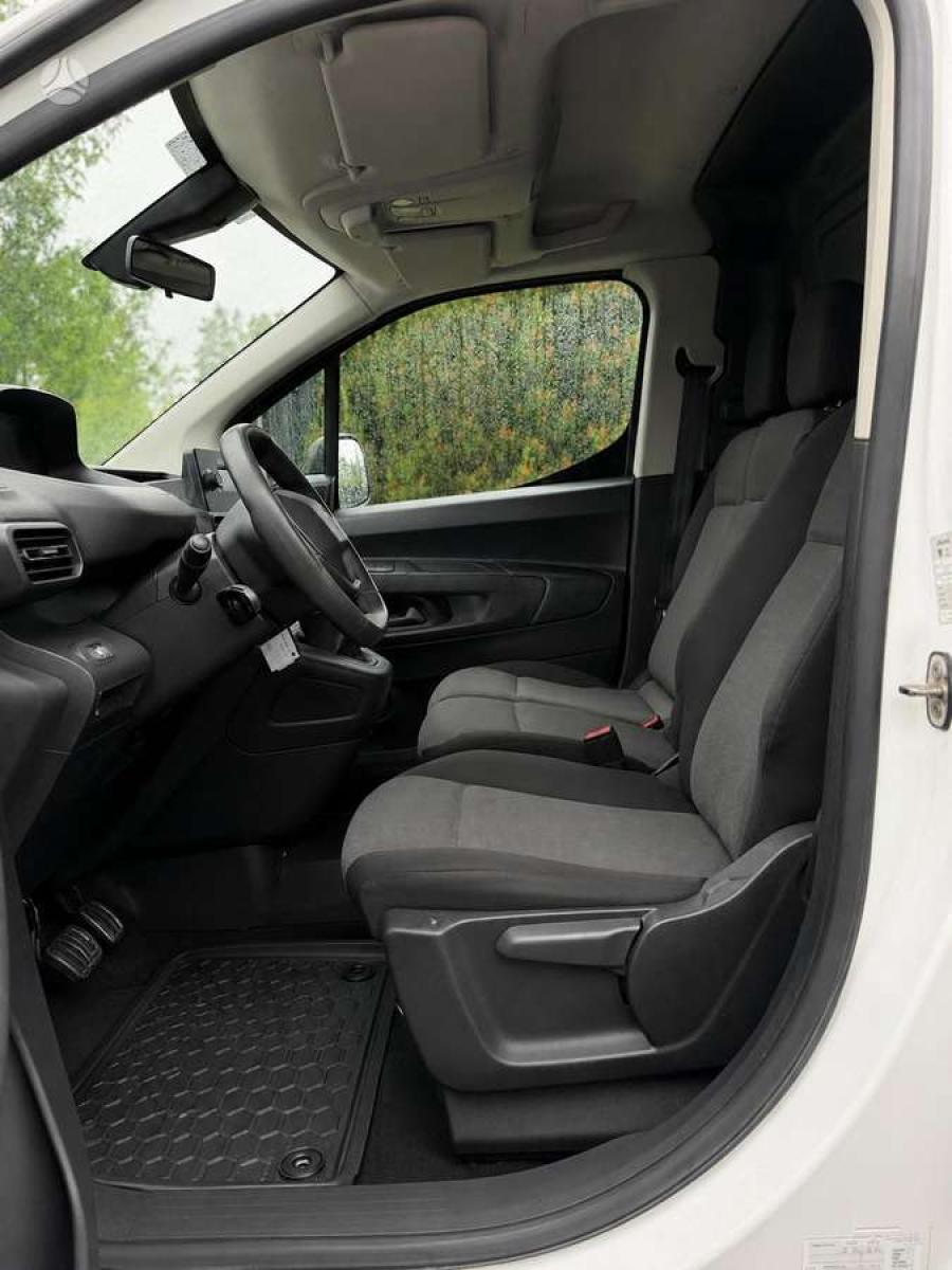 White Peugeot Partner 2020 in Vilnius, with an engine capacity of 1.50 L and mileage of 238 thousand km for 6150 €, photo 7 on AUTOMOTO.COM.LV