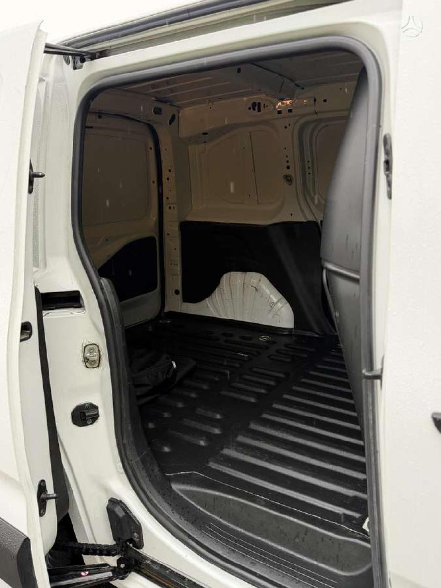 White Peugeot Partner 2020 in Vilnius, with an engine capacity of 1.50 L and mileage of 238 thousand km for 6150 €, photo 31 on AUTOMOTO.COM.LV