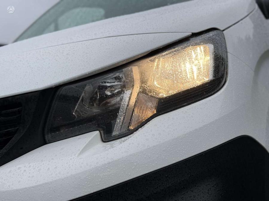 White Peugeot Partner 2020 in Vilnius, with an engine capacity of 1.50 L and mileage of 238 thousand km for 6150 €, photo 33 on AUTOMOTO.COM.LV