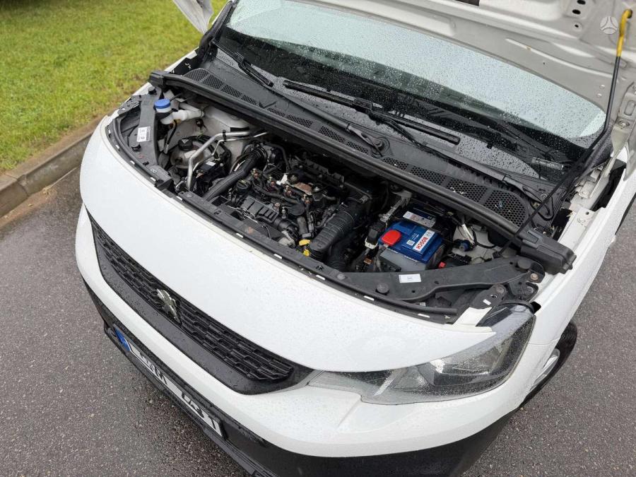 White Peugeot Partner 2020 in Vilnius, with an engine capacity of 1.50 L and mileage of 238 thousand km for 6150 €, photo 40 on AUTOMOTO.COM.LV