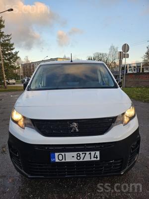 Balts Peugeot Partner 2020 Rīga, ar dzinēja tilpumu 1.50 L un nobraukumu 79 tūkst. km par 8500 €, foto  vietnē AUTOMOTO.COM.LV