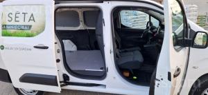White Peugeot Partner 2020 in Dobele, with an engine capacity of 1.50 L and mileage of 142 thousand km for 8990 €, photo 7 on AUTOMOTO.COM.LV