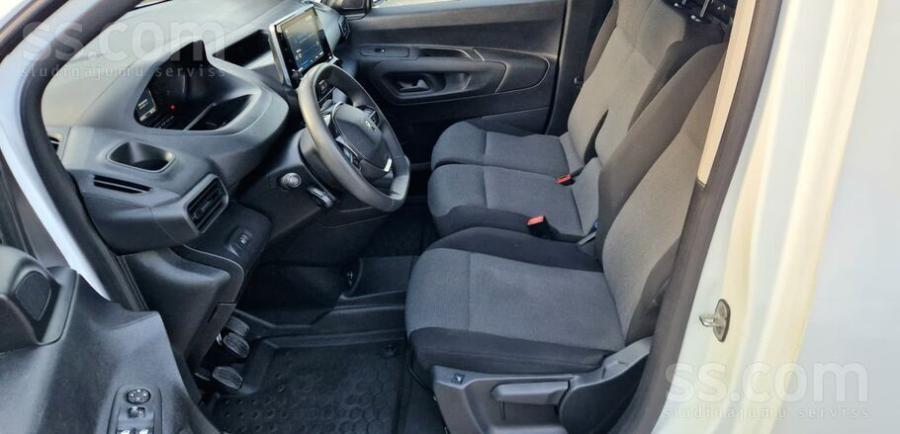 White Peugeot Partner 2020 in Dobele, with an engine capacity of 1.50 L and mileage of 142 thousand km for 8990 €, photo 8 on AUTOMOTO.COM.LV