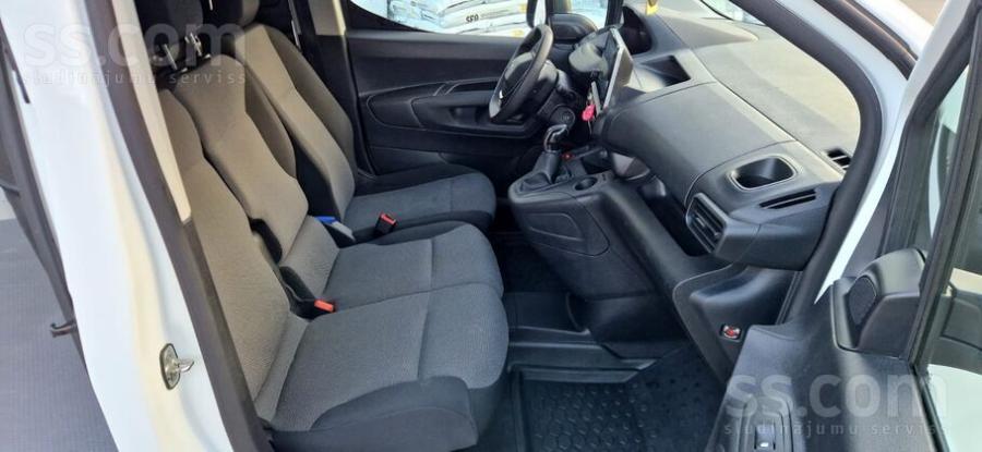White Peugeot Partner 2020 in Dobele, with an engine capacity of 1.50 L and mileage of 142 thousand km for 8990 €, photo 9 on AUTOMOTO.COM.LV