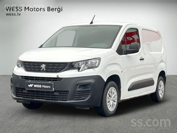 White Peugeot Partner 2021 in Riga, with an engine capacity of 1.50 L and mileage of 225 thousand km for 7990 €, photo 1 on AUTOMOTO.COM.LV
