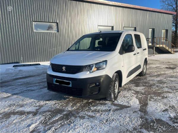 White Peugeot Partner 2021 in Taurage, with an engine capacity of 1.50 L and mileage of 169 thousand km for 8200 €, photo 1 on AUTOMOTO.COM.LV