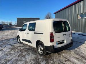 White Peugeot Partner 2021 in Taurage, with an engine capacity of 1.50 L and mileage of 169 thousand km for 8200 €, photo 4 on AUTOMOTO.COM.LV