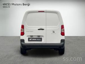White Peugeot Partner 2021 in Riga, with an engine capacity of 1.50 L and mileage of 225 thousand km for 6900 €, photo 5 on AUTOMOTO.COM.LV