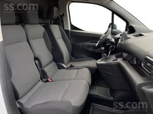 White Peugeot Partner 2021 in Riga, with an engine capacity of 1.50 L and mileage of 225 thousand km for 6900 €, photo 10 on AUTOMOTO.COM.LV
