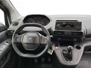 White Peugeot Partner 2021 in Riga, with an engine capacity of 1.50 L and mileage of 225 thousand km for 6900 €, photo 13 on AUTOMOTO.COM.LV