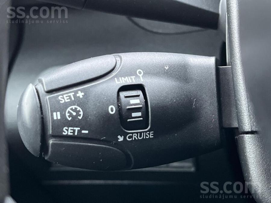 White Peugeot Partner 2021 in Riga, with an engine capacity of 1.50 L and mileage of 225 thousand km for 6900 €, photo 17 on AUTOMOTO.COM.LV