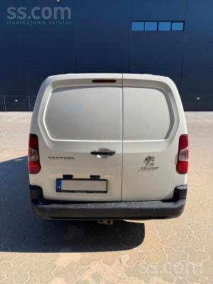 Balts Peugeot Partner 2021 Rīga, ar dzinēja tilpumu 1.50 L un nobraukumu 89 tūkst. km par 8700 €, foto 4 vietnē AUTOMOTO.COM.LV