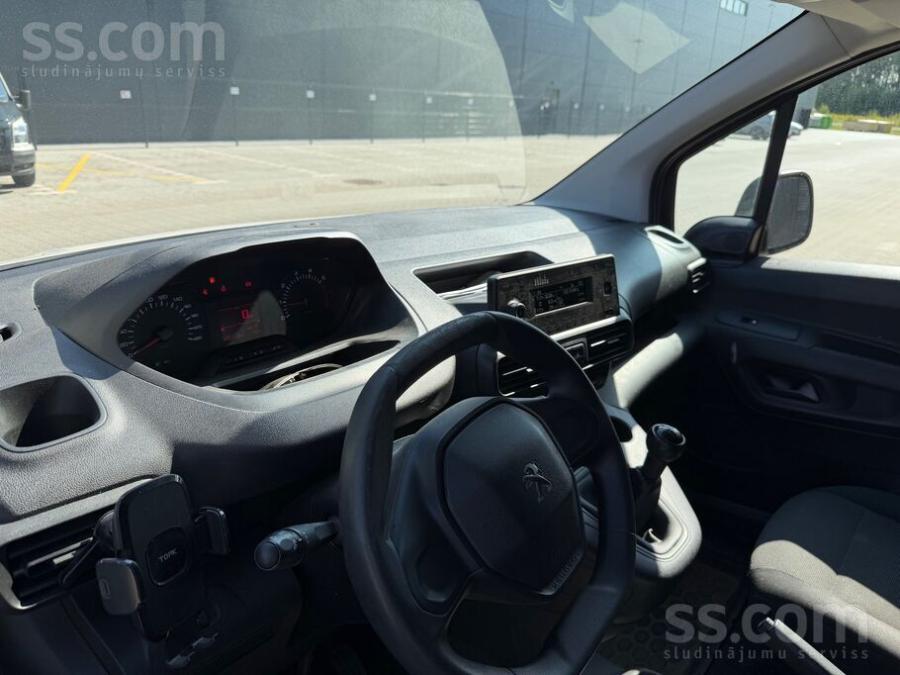 Balts Peugeot Partner 2021 Rīga, ar dzinēja tilpumu 1.50 L un nobraukumu 89 tūkst. km par 8700 €, foto 5 vietnē AUTOMOTO.COM.LV