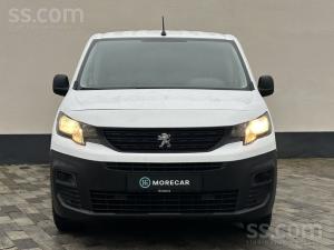 White Peugeot Partner 2021 in Riga, with an engine capacity of 1.50 L and mileage of 172 thousand km for 7550 €, photo 3 on AUTOMOTO.COM.LV