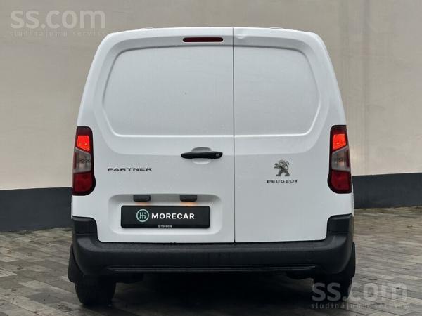 Balts Peugeot Partner 2021 Rīga, ar dzinēja tilpumu 1.50 L un nobraukumu 172 tūkst. km par 7550 €, foto 6 vietnē AUTOMOTO.COM.LV