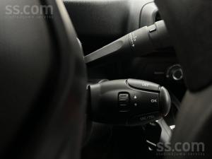 White Peugeot Partner 2021 in Riga, with an engine capacity of 1.50 L and mileage of 172 thousand km for 7550 €, photo 12 on AUTOMOTO.COM.LV