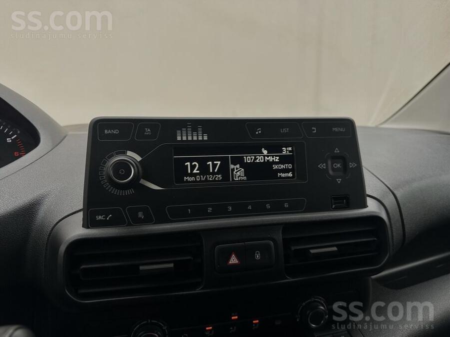 White Peugeot Partner 2021 in Riga, with an engine capacity of 1.50 L and mileage of 172 thousand km for 7550 €, photo 13 on AUTOMOTO.COM.LV