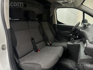 White Peugeot Partner 2021 in Riga, with an engine capacity of 1.50 L and mileage of 172 thousand km for 7550 €, photo 16 on AUTOMOTO.COM.LV