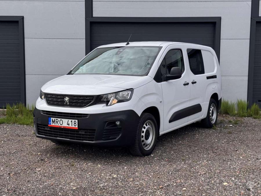 White Peugeot Partner 2023 in Vilnius, with an engine capacity of 1.50 L and mileage of 76 thousand km for 14800 €, photo 1 on AUTOMOTO.COM.LV