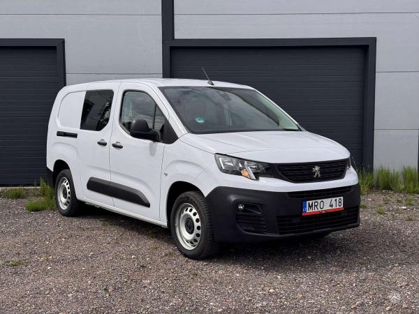 Balts Peugeot Partner 2023 Viļņa, ar dzinēja tilpumu 1.50 L un nobraukumu 76 tūkst. km par 14800 €, foto 2 vietnē AUTOMOTO.COM.LV