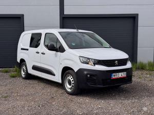 White Peugeot Partner 2023 in Vilnius, with an engine capacity of 1.50 L and mileage of 76 thousand km for 14800 €, photo 3 on AUTOMOTO.COM.LV
