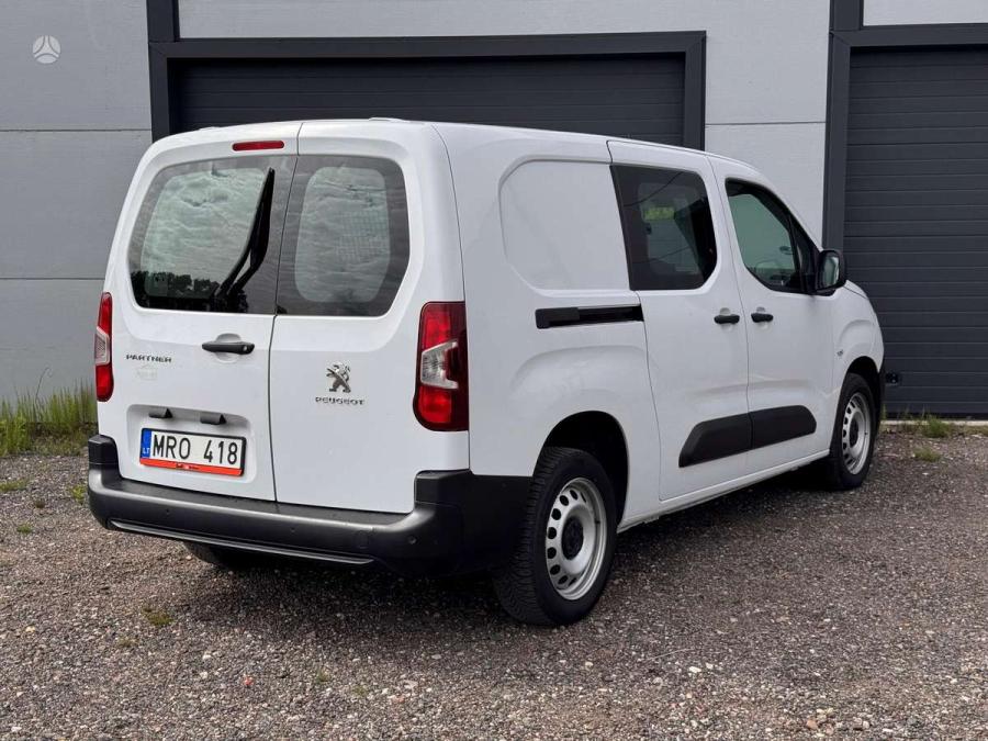 White Peugeot Partner 2023 in Vilnius, with an engine capacity of 1.50 L and mileage of 76 thousand km for 14800 €, photo 5 on AUTOMOTO.COM.LV