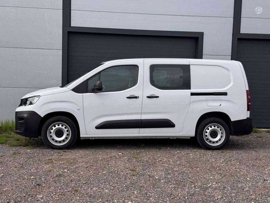 White Peugeot Partner 2023 in Vilnius, with an engine capacity of 1.50 L and mileage of 76 thousand km for 14800 €, photo 6 on AUTOMOTO.COM.LV