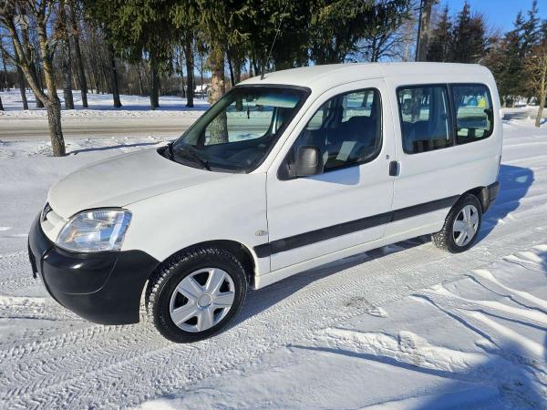 White Peugeot Partner 2010 in Jurbarkas, with an engine capacity of 1.56 L and mileage of 260 thousand km for 1950 €, photo 1 on AUTOMOTO.COM.LV