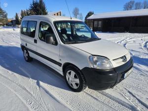 White Peugeot Partner 2010 in Jurbarkas, with an engine capacity of 1.56 L and mileage of 260 thousand km for 1950 €, photo 2 on AUTOMOTO.COM.LV