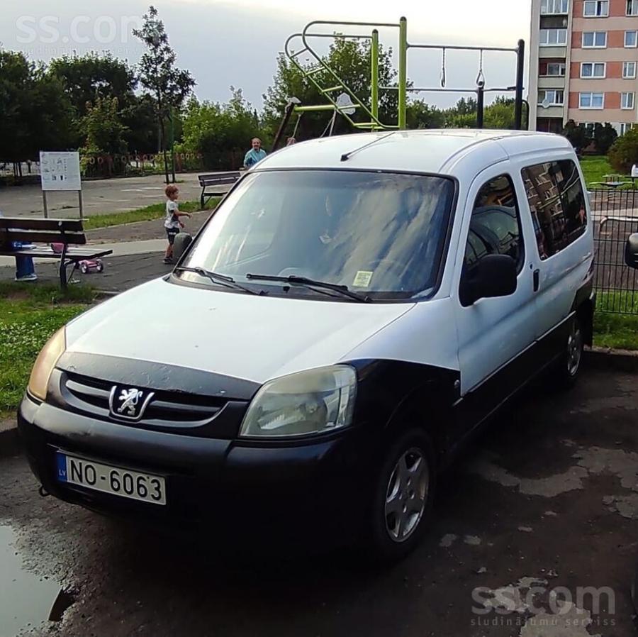 Белый Пежо Partner 2004 в Даугавпилс, объемом двигателя 1.40 л и пробегом 254 тыс. км за 800 €, фото 1 на AUTOMOTO.COM.LV